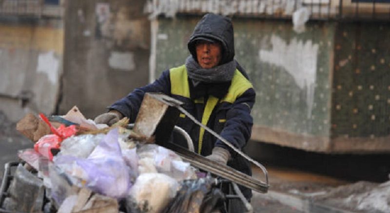 Chinese Street Cleaner Donates Most of His Earnings to Send Poor Kids ...