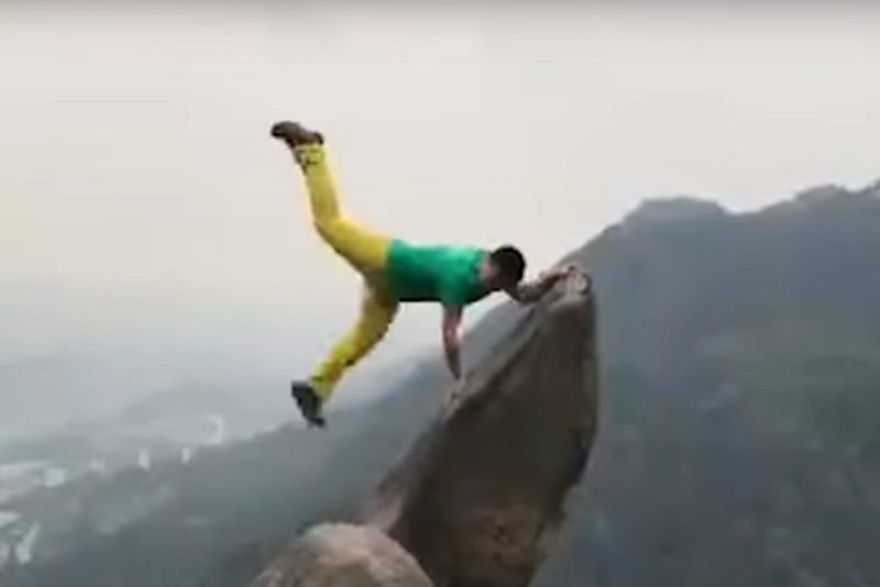 Chinese Hiker Falls Off a Cliff While Showing Off For the Camera