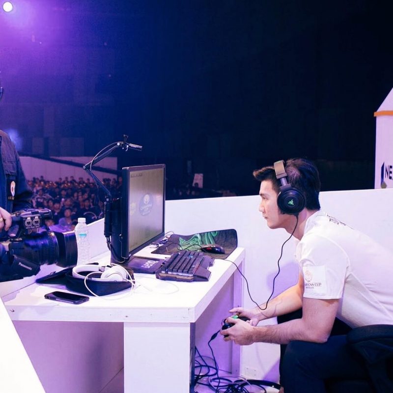 Meet the Singaporean Banker Who's a Pro FIFA Player By Night