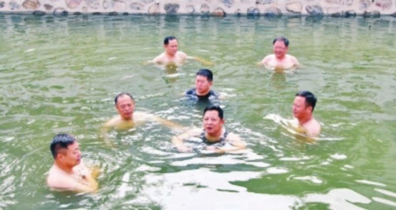 Mayor in China Proves He Cleaned Up Polluted River By Swimming in It ...