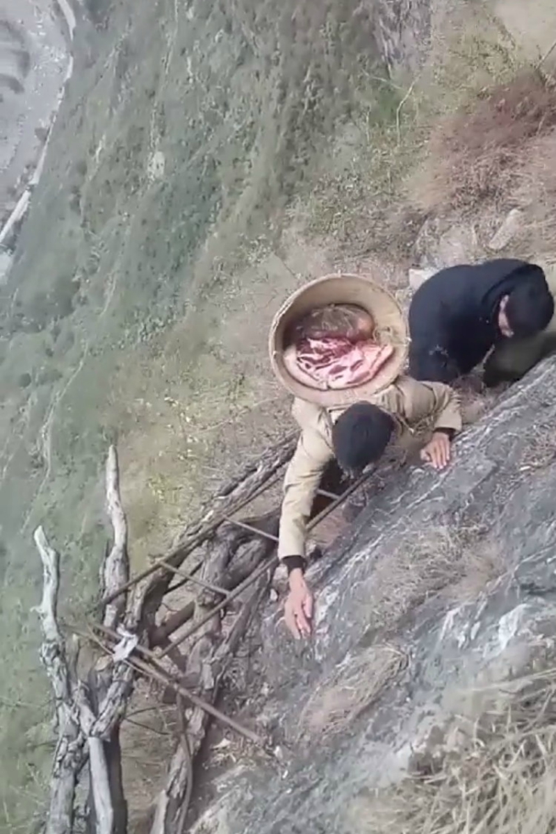 Man Livestreams His Life in a ‘Cliff Village’, Becomes Instant Internet ...