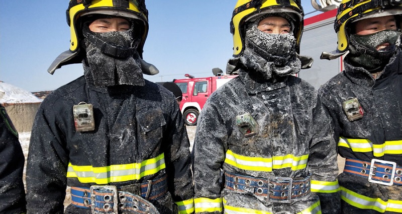 Sub-Zero Temperature Gives Chinese Firefighters ‘Ice Armor’
