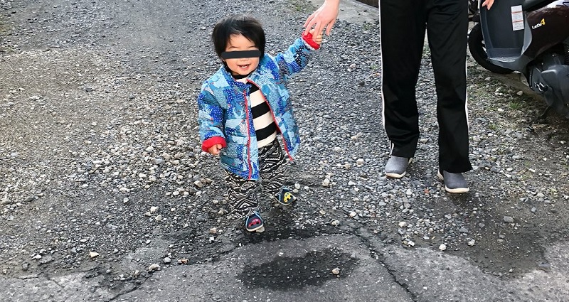 Japanese Mom, Internet Freaks Out Over 'Levitating' Baby