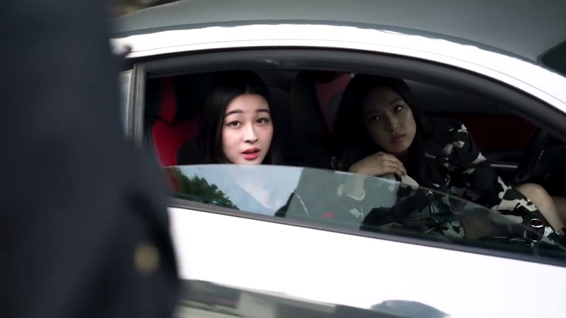 YouTuber Shows the Differences Between Mainland Chinese Girls vs. ABC ...