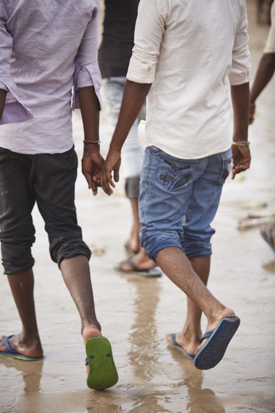 Photographer Captures Why Indian Men Hold Hands With Each Other ...