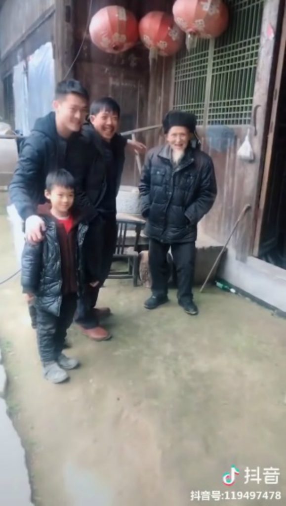 Viral ‘Four Generations’ Meme in China Will Make You Miss Your ...