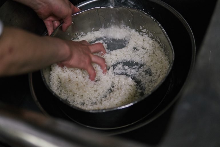 One of OC’s Best Sushi Chefs Reveals How to Make World Class Sushi Rice ...