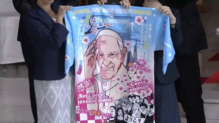Pope Francis Wears Custom ‘Anime’ Coat While in Japan | NextShark.com