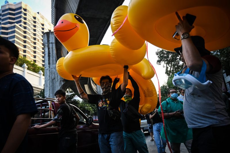 Thai Protesters Use Giant Ducks to Shield Against Tear Gas-Laced Water ...