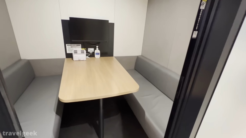 Here’s what it’s like staying inside the ‘sleep pods’ at a Tokyo train ...