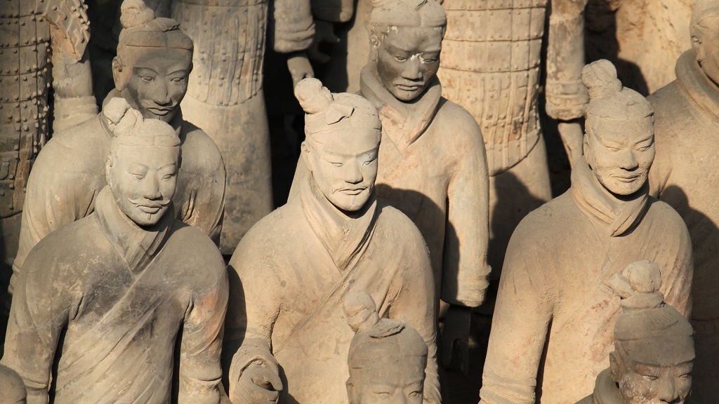 Man pleads guilty to breaking off thumb of terracotta warrior worth $4. ...