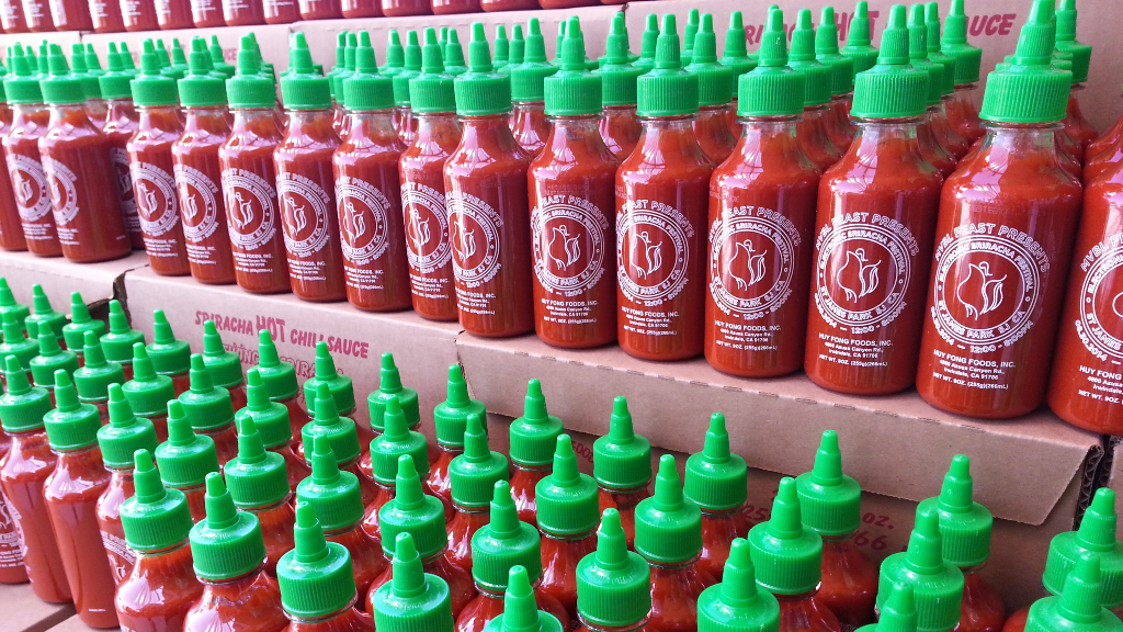 Sriracha buyers say new Huy Fong Foods bottles taste different ...