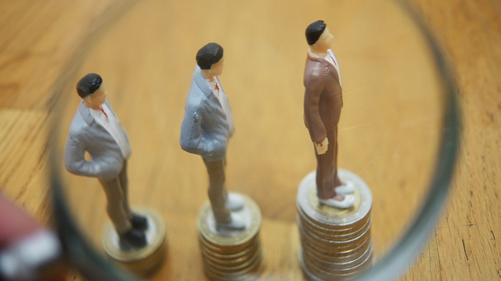 Racial disparities, wealth gap persist as Americans grew 30% richer ...