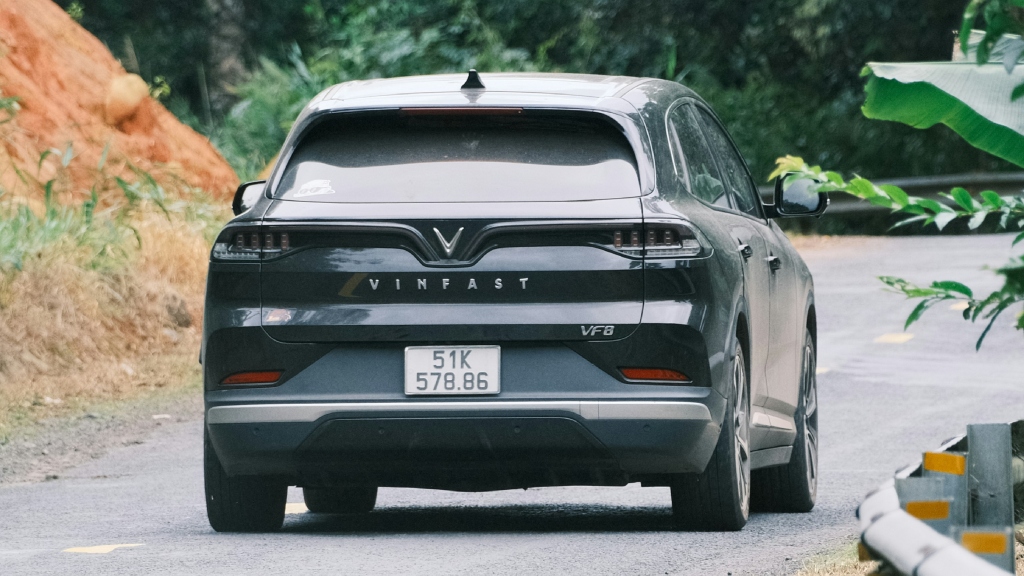 US regulators investigate VinFast EV solo car crash that killed ...